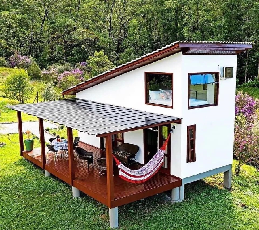 Casal Small Chalet with Spectacular Views - Tiny House Universe
