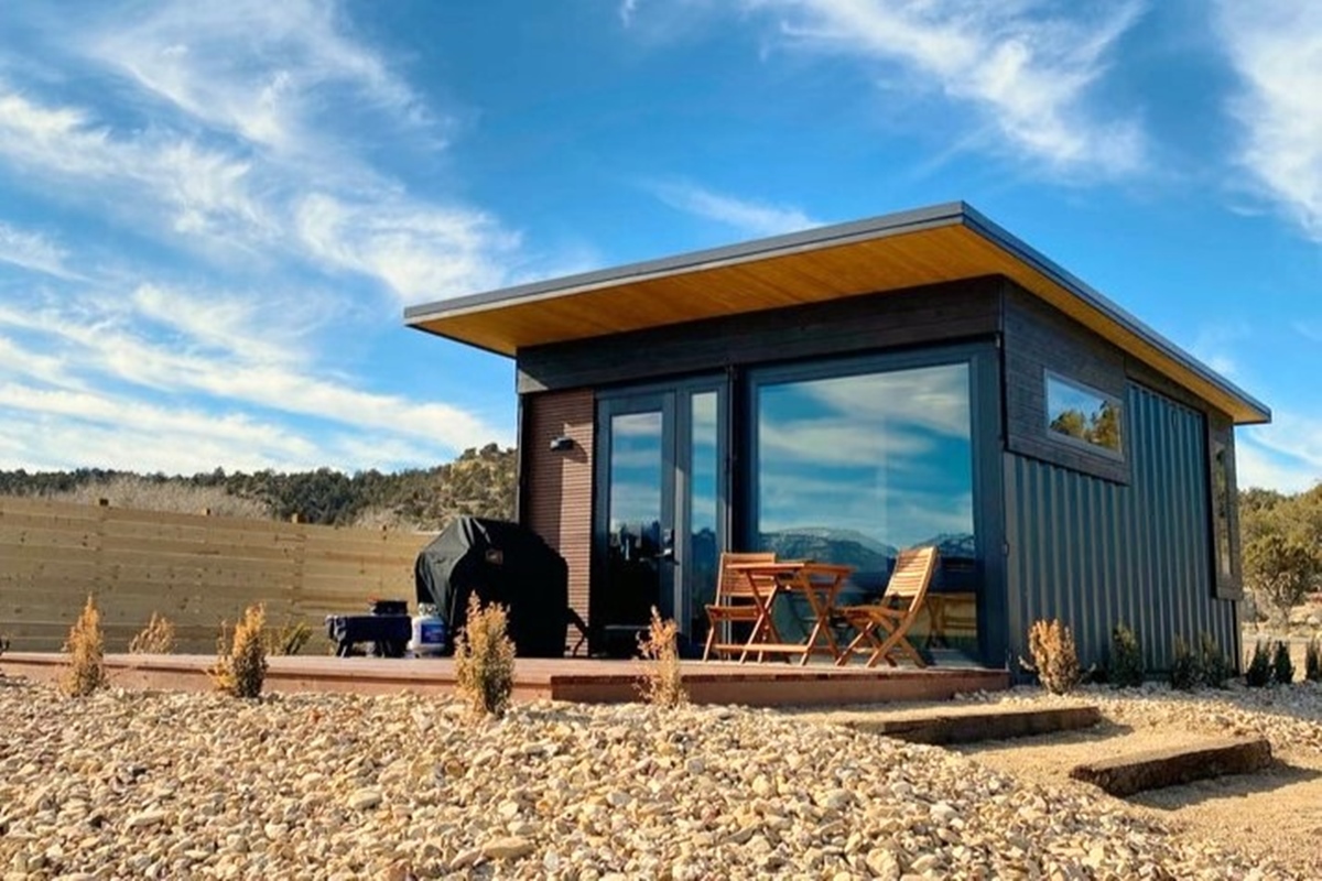 Container House for Rent in Zion National Park - Tiny House Universe