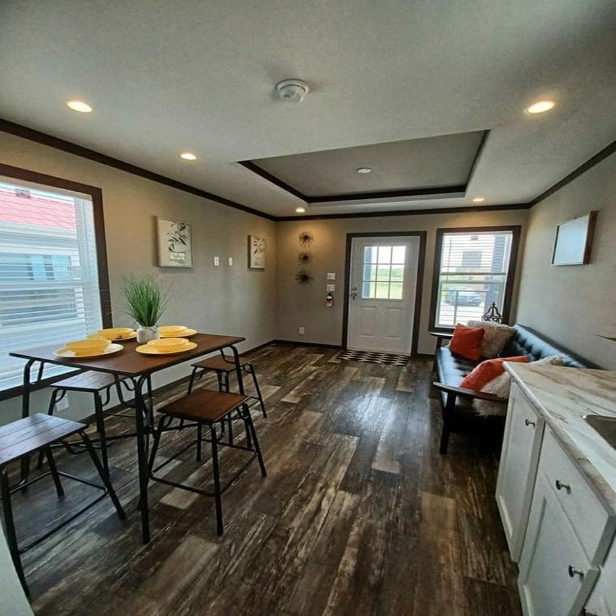 40HC Mobility Black Container House Design - Tiny House Universe